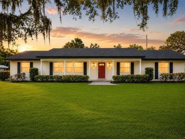1310 E Crooked Lake Dr, Eustis, FL 32726