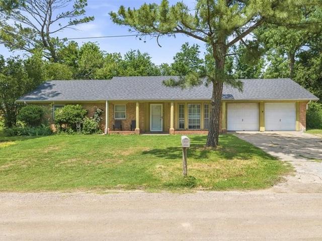 1310 E Lawrence St, Wynnewood, OK 73098