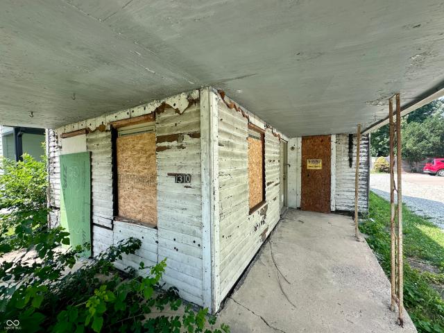 1310 E Saint Clair Street