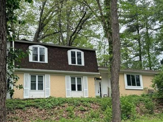 1310 E Prairie Dr, Bloomington, IN 47408