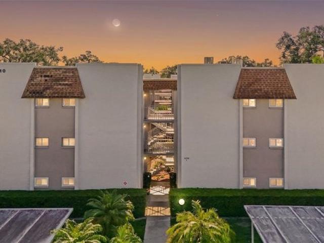 1310 Glen Oaks Dr E Unit 383E, Sarasota, FL 34232