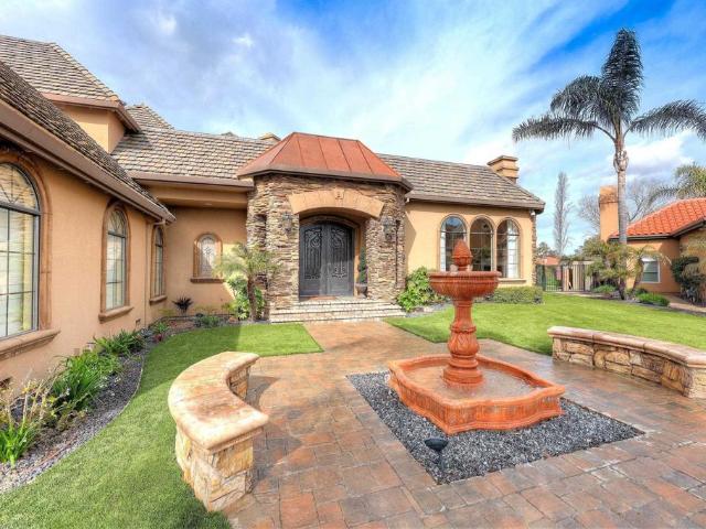 1310 Hampton Ct