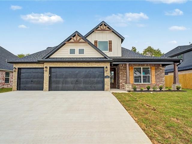 1310 Josephine Dr, Centerton, AR 72719