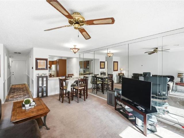 1310 Linkhorn CIR
