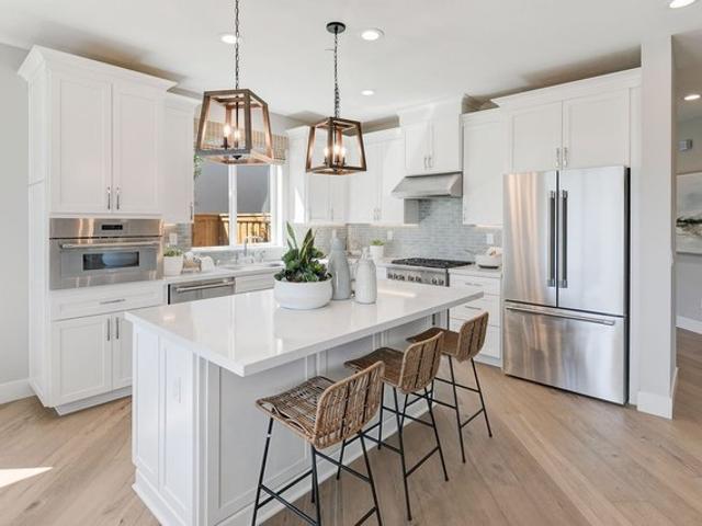 1310 Parkcrest Cir, Manteca, CA 95336