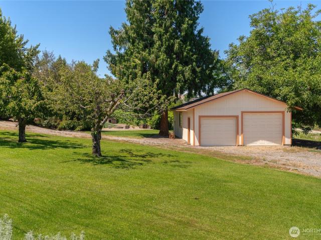 1310 Red Apple Road
