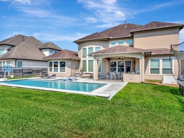 1310 Tamina Pass Ln, Friendswood, TX 77546