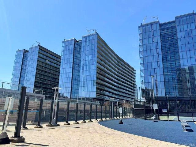 1310 th Rd Apt 16D, Flushing, NY 11354
