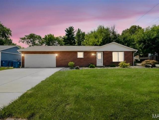 1310 27th St, Highland, IL 62249