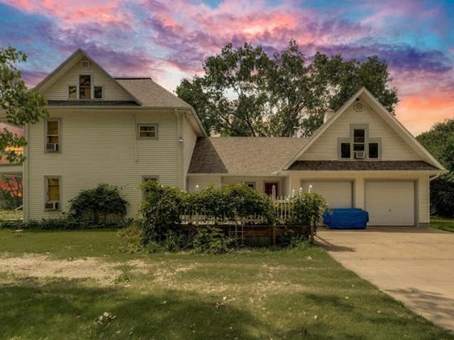 13113 S Victory Rd, Haven, KS 67543