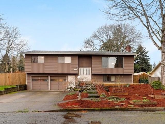 13110 SW Ash Dr, Tigard, OR 97223