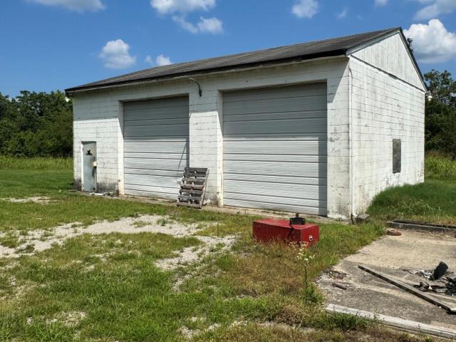 13111 Meadowlawn Dr