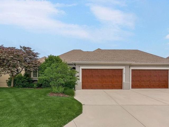 13112 W 170th St, Overland Park, KS 66221