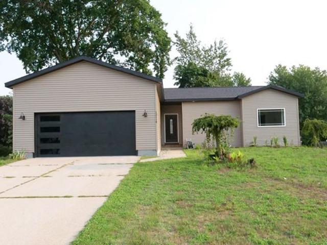 13114 Southland Ct, Holland, MI 49424