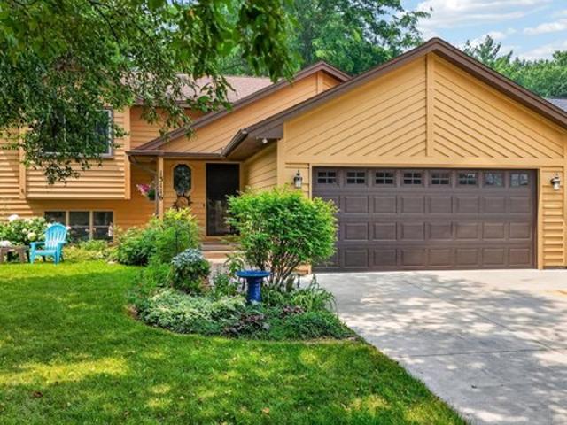 13116 Court Pl, Burnsville, MN 55337