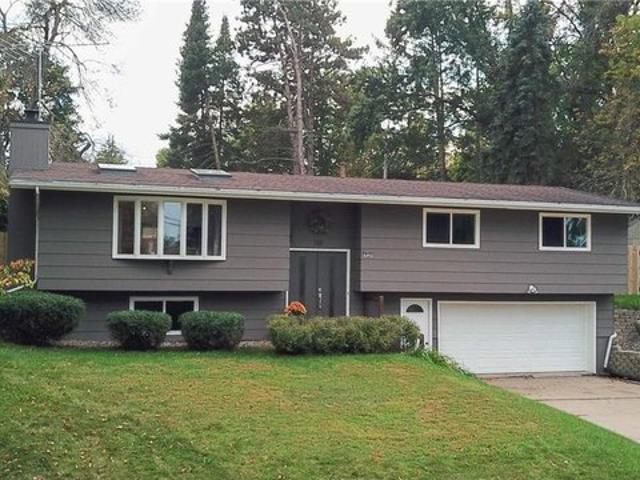 1311 Meadowlark Dr, Stillwater, MN 55082