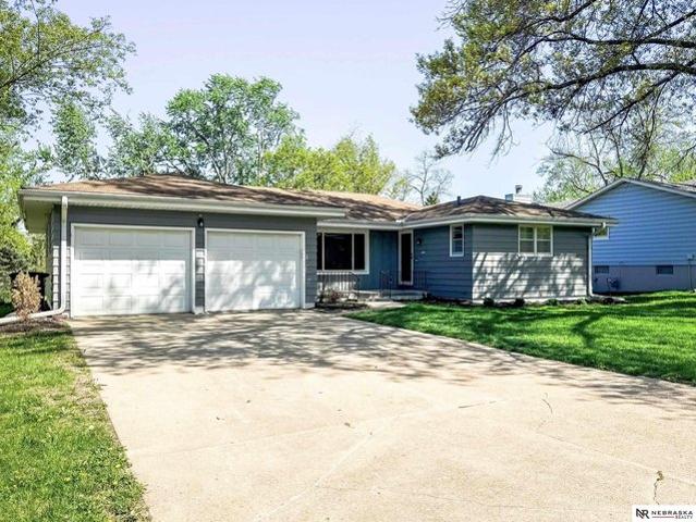 1311 N 95th St, Omaha, NE 68114