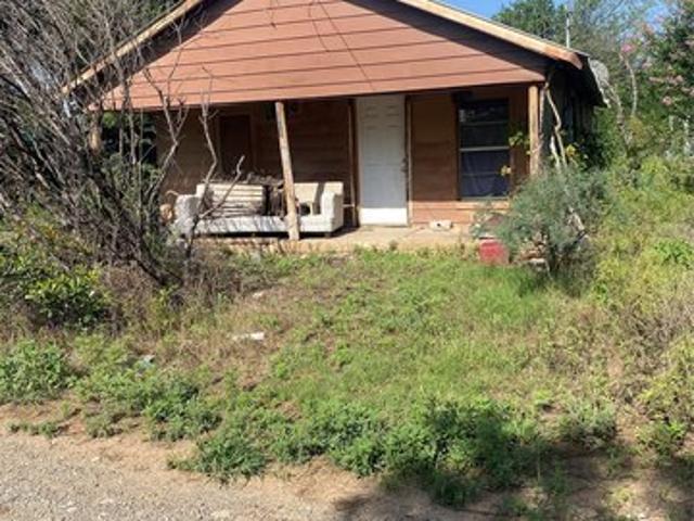 1311 N Blanco St, Coleman, TX 76834