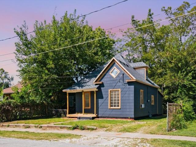 1311 N Johnston Ave, Springfield, MO 65802