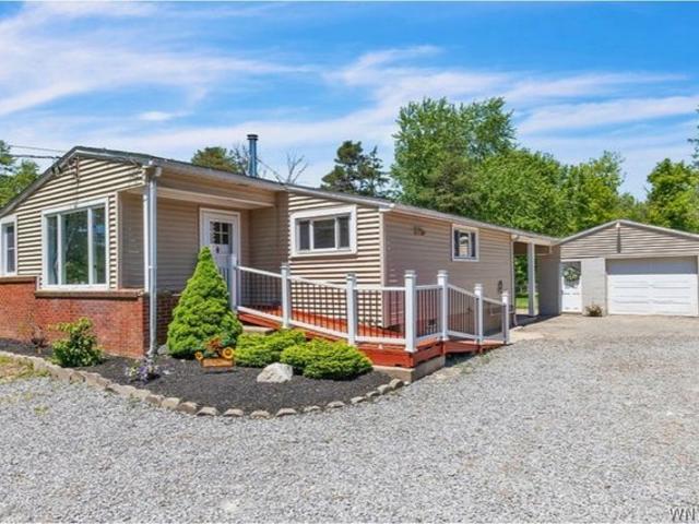 1311 Bullis Rd, Elma, NY 14059