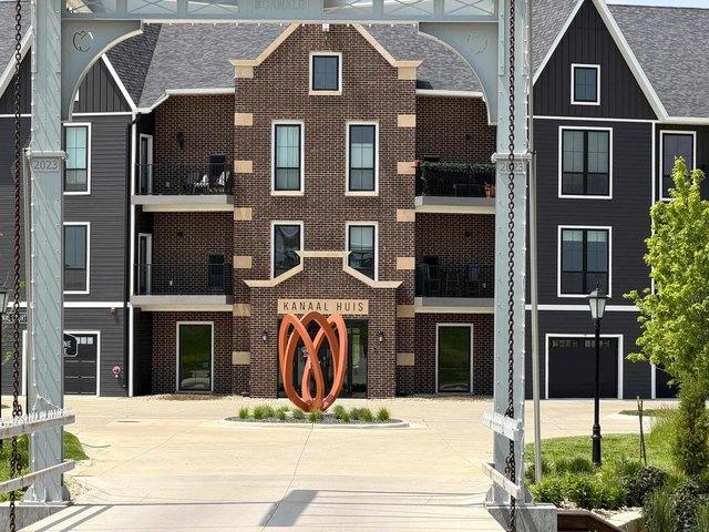 1311 Canal Ct SE Unit 2, Orange City, IA 51041