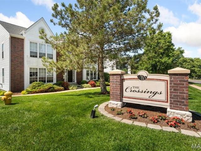 1311 Crossings Ct Unit C, Ballwin, MO 63021