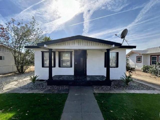 1311 E 18th St, Bakersfield, CA 93305