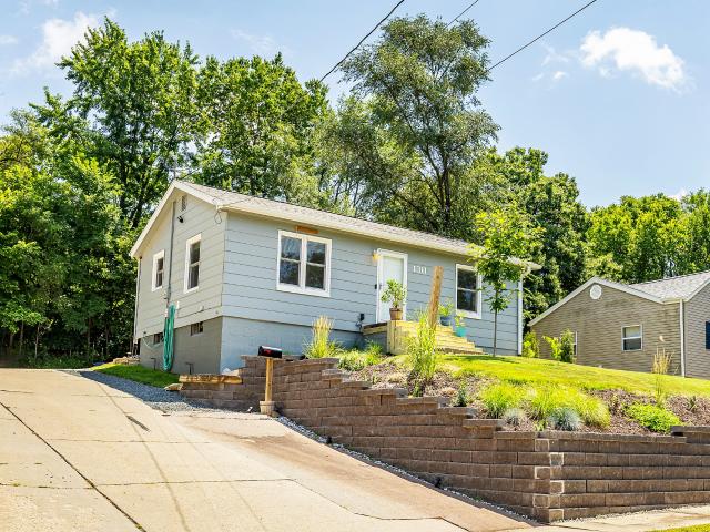 1311 E 33rd Court
