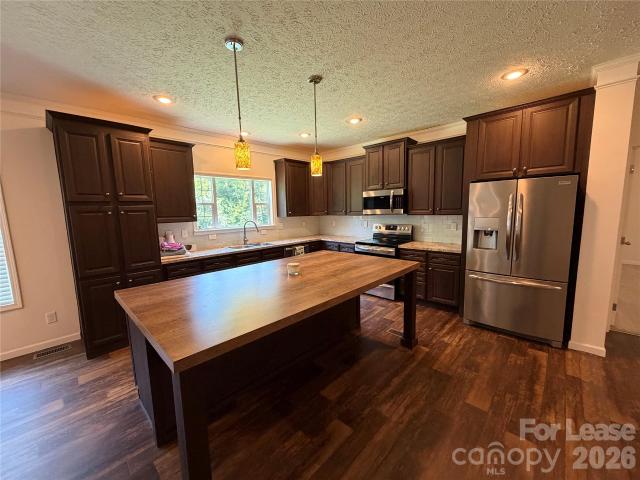 1311 E Memorial Highway