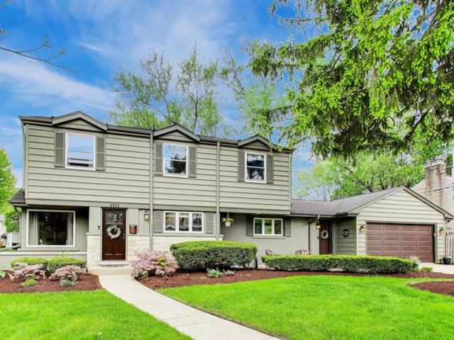 1311 E Woodford Pl, Arlington Heights, IL 60004