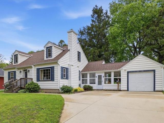 1311 Garfield Ave, Waukesha, WI 53186