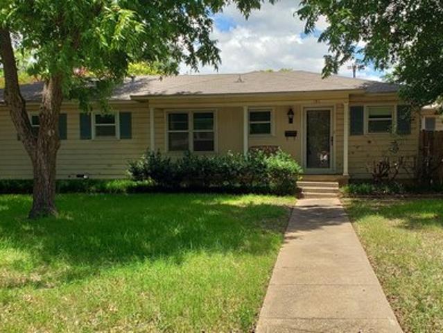 1311 Patricia Dr, McGregor, TX 76657