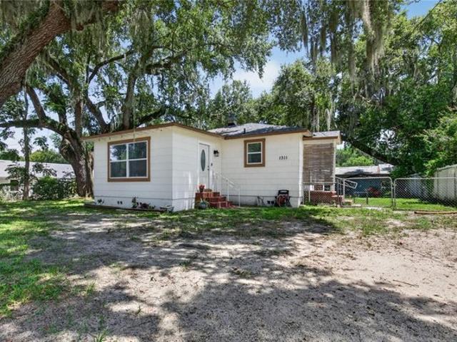 1311 Sumter St, Leesburg, FL 34748