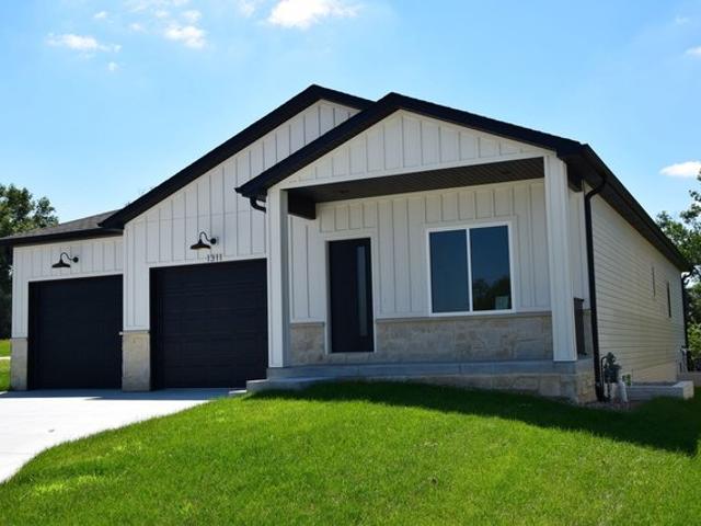 1311 SW 36th St, Lincoln, NE 68522