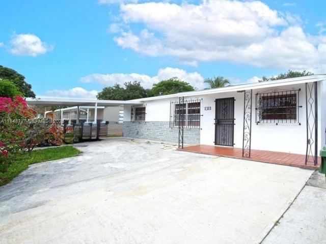 1311 SW 33rd Ter, Fort Lauderdale, FL 33312