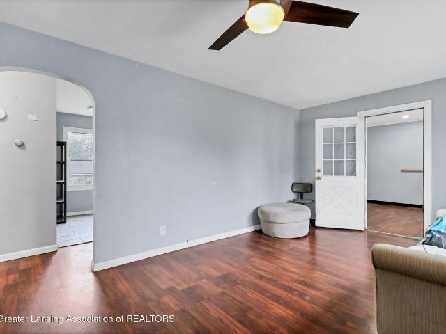 1311 W Saginaw Street