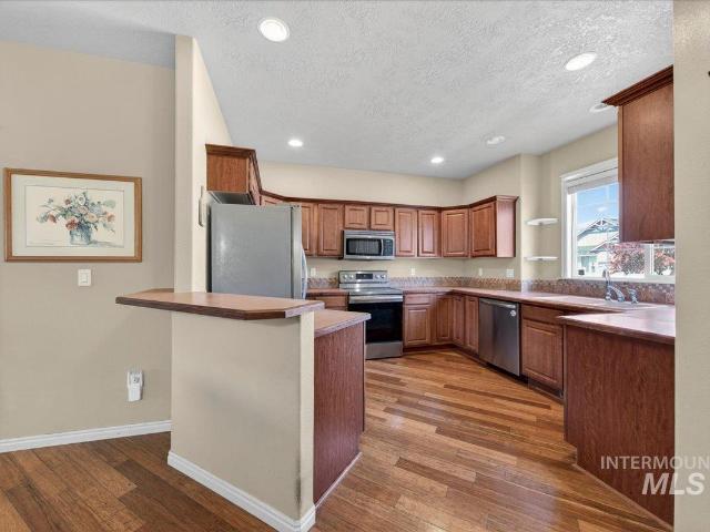 1311 W Sanetta St