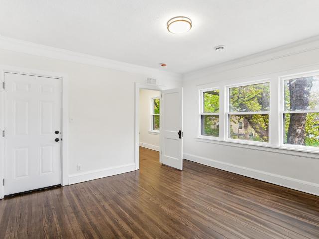 1311 30th Avenue N