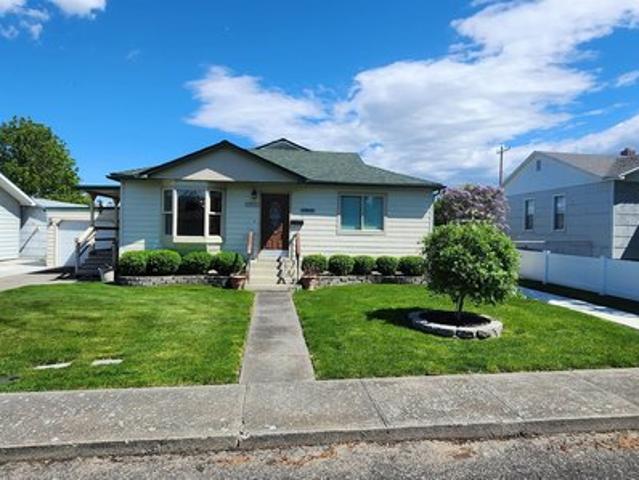 1311 4th St, Clarkston, WA 99403