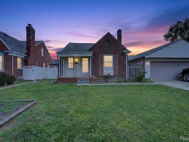 13121 Backus St, Southgate, MI 48195
