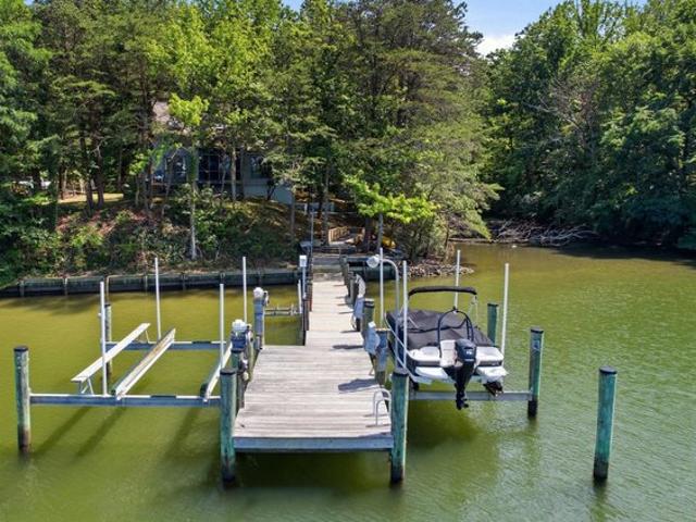 13127 Harbor Ln, Lusby, MD 20657
