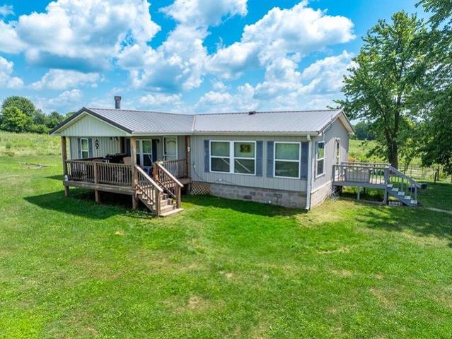 13128 Crest Dr, Newtown, MO 64667