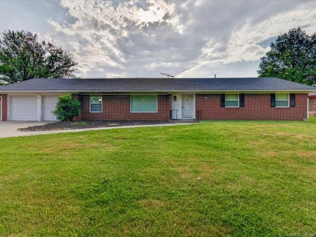 1312 Melmart Dr, Bartlesville, OK 74006