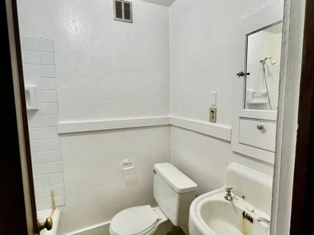 1312 Mill St Studio Apartment for Rent at 1312 Mill St, Eugene, OR 97401 West University