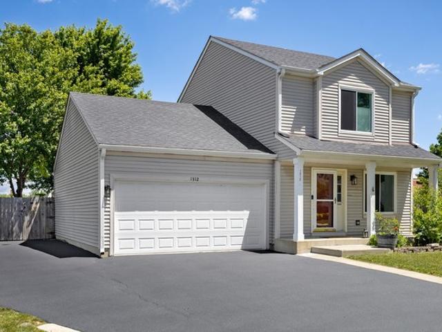 1312 Burke Ln, South Elgin, IL 60177