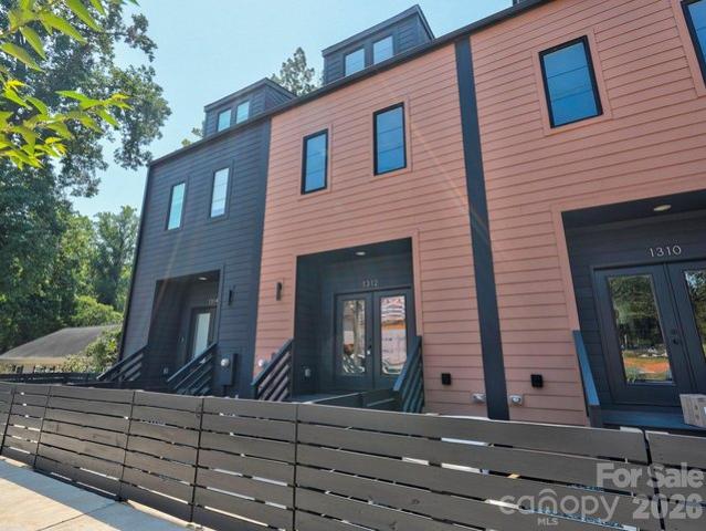 1312 Carolyn Dr, Charlotte, NC 28205