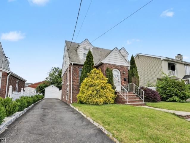 1312 Dewitt Ter