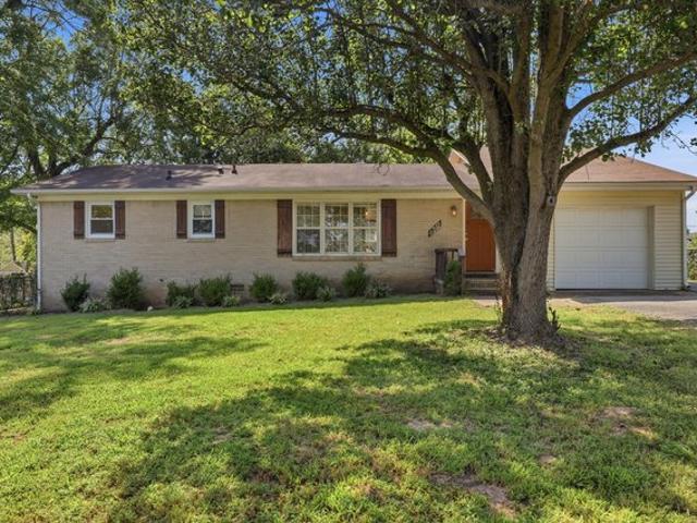 1312 Kirkwood Dr, Murray, KY 42071