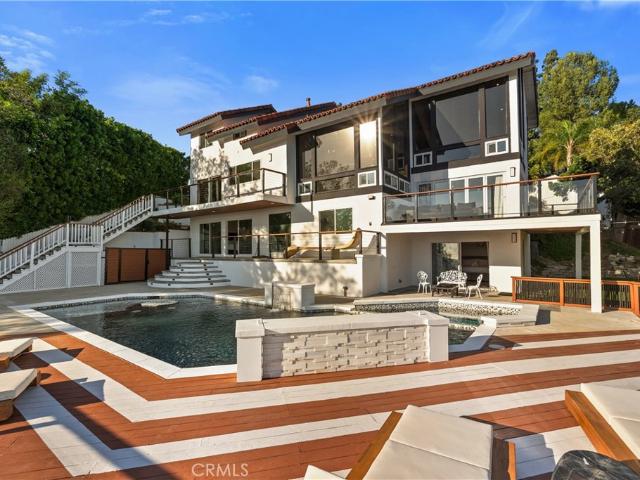 1312 Peacock Hill