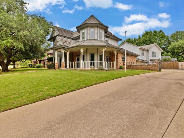 1312 Plantation Drive S